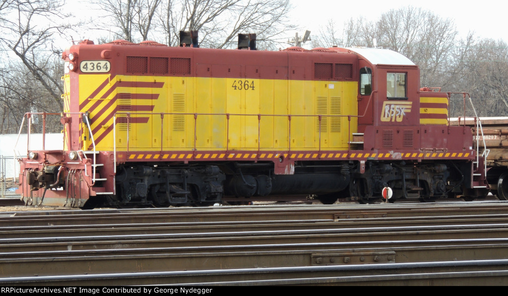 RSSX 4364 / GP7 (ex WT&J) at the Yard